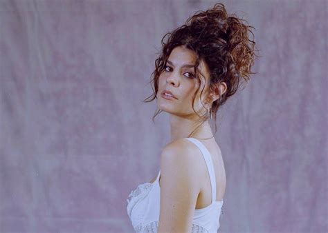 Vocalist Gabrielle Cavassa Signs With Blue Note Records