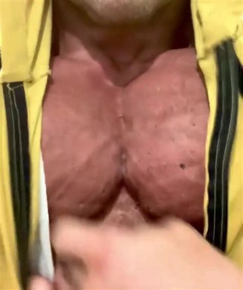 Flex The Pecs Video 2 ThisVid Com