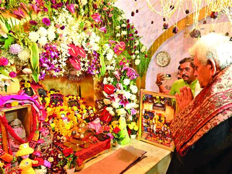 Sinha Pays Obeisance To Baba Jitto Interacts With Farmers Statetimes