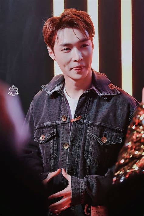 Yixing Hq 190322 Mac Liquid Lipstick Night Exo Lay Yixing Exo Fashion Mac Liquid Lipstick