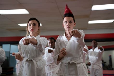 Cobra Kai Netflix libera imágenes de la temporada 3 Actitudfem