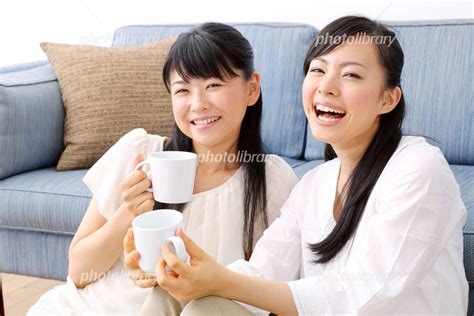 女性二人 写真素材 3062539 フォトライブラリー Photolibrary
