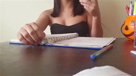 Mi Hermanastra Me Visita Y Descubro Que No Tiene Bragas