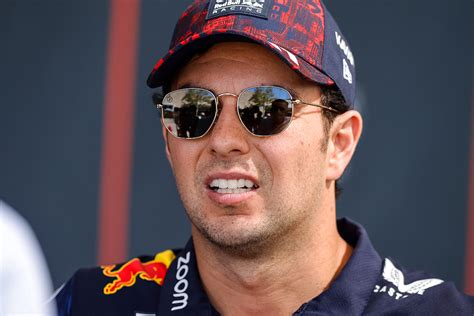 Checo Pérez Campeón admite que México es un mercado importante pero