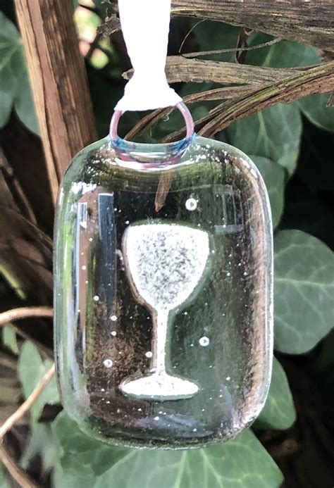 Small Frosted Wine Glass Decoration — Daisy Glass
