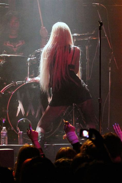 Celebrity Photosgossips And Paparazzi Taylor Momsen Hot Live