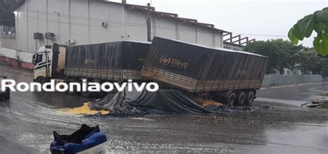 Porto Velho Carreta Não Consegue Subir Ladeira E Volta De Ré