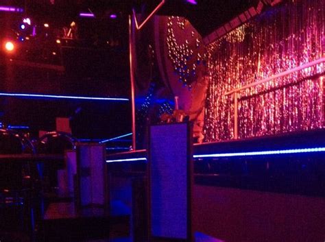 Blind Item Hedge Fund Portfolio Manager Gets Five Lap Dances Before 5