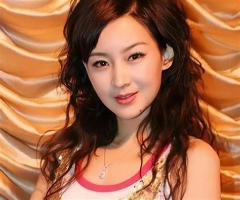 离婚14年的孙楠与买红妹如今一个家庭美满幸福一个单身专注事业 人物集
