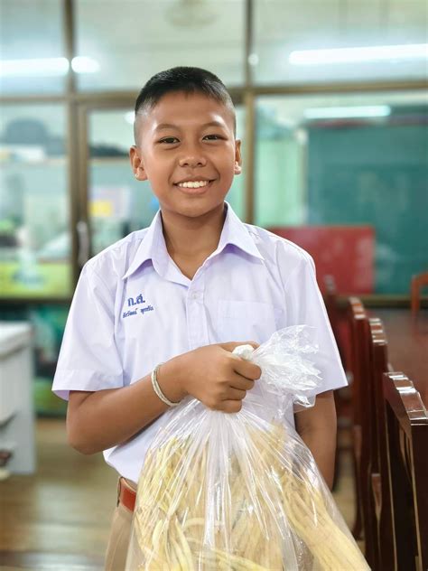 เด็กดี เด็กขยัน เราต้องสนับสนุน น้องสไปร์ท ม 1 14 นักเรียน ห้องเรียน พิเศษ วิทยา ศาสตร์ ฯ เป็น