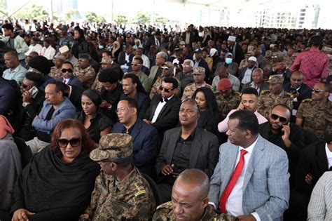 የክብር ዶክተር አርቲስት ዓሊ ቢራ አስክሬን ሽኝት መርሐግብር በወዳጅነት አደባባይ እየተካሄደ ነው ኢዜአ