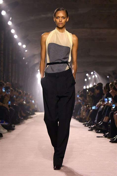 Victoria Beckham Fall 2025 Ready To Wear Collection Vogue