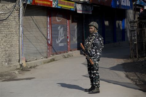 As Kashmir Dispute Escalates Pakistan To Free Captive Indian Fighter