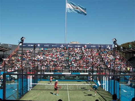 Los secretos detrás de la nueva era del padel futbolistas fanáticos estadios llenos y un N