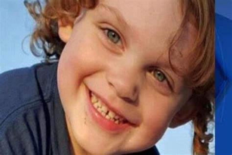 James Kenneth Morto A 3 Anni Si è Sparato Alla Testa Bigodino