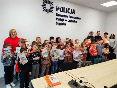 Lwówecka policja i GDDKiA uczyli najmłodszych o bezpieczeństwie na drogach