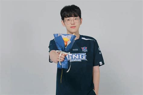 스카웃 발렌타인데이 기념사진 치지직 에펨코리아