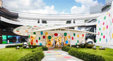 Lv 全面开启草间弥生模式 Socialbeta