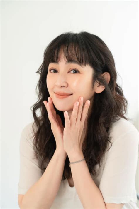 48歲蔡燦得「素顏真理褲」照片瘋傳！網一看流口水：根本美少女