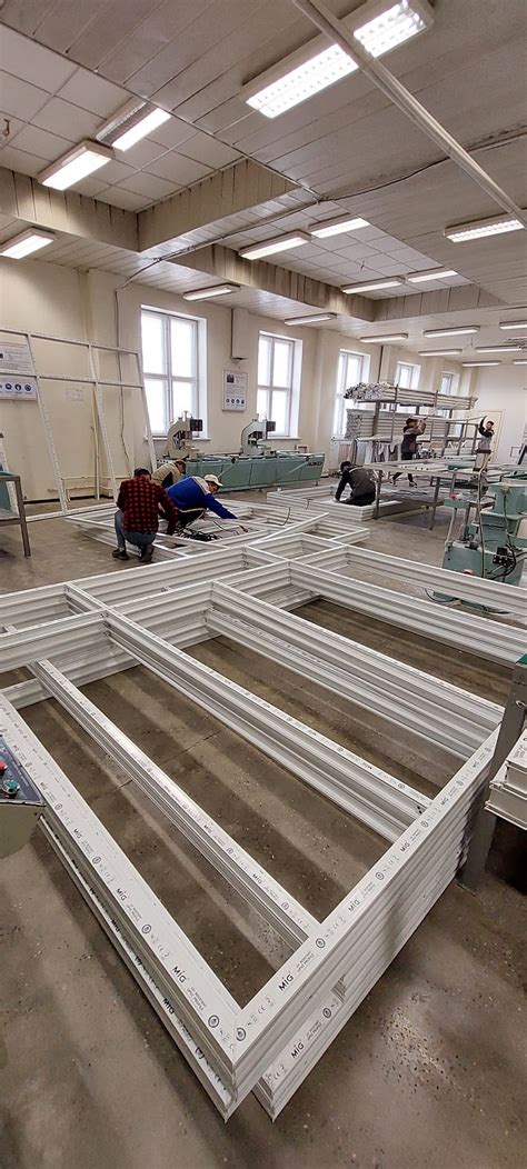 Улирал нь иржээ амралтын Мөнхийн Гэгээ Цонх Ххк