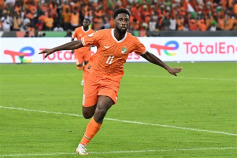 Official Paris Fc Sign Former Ligue 2 Top Scorer Jean Philippe Krasso