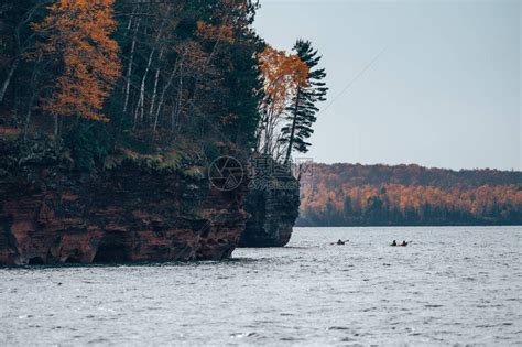 加亚克人穿过威斯康星的使徒群岛国高清图片下载 正版图片504180145 摄图网