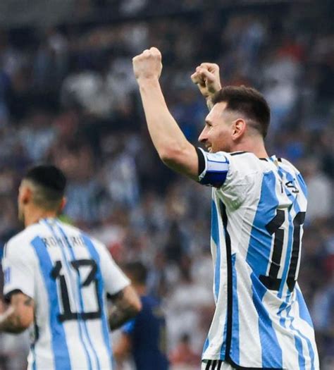 10 صور تبرز فرحة وفخر ميسي بتتويج الأرجنتين بكأس العالم 2022 اليوم السابع