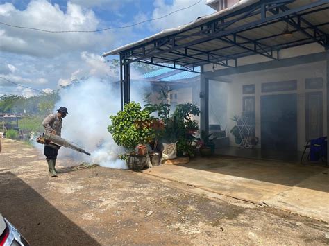 Cegah Dbd Polres Kubu Raya Bersama Dinas Kesehatan Lakukan Fogging