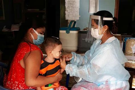 လမိုင်းမြို့တွင် ကိုဗစ် ၁၉ရောဂါ ကြိုတင်ကာကွယ်ရေး လမ်းညွှန်ချက်များနှင့်အညီ ပုံမှန်ကာကွယ်ဆေး