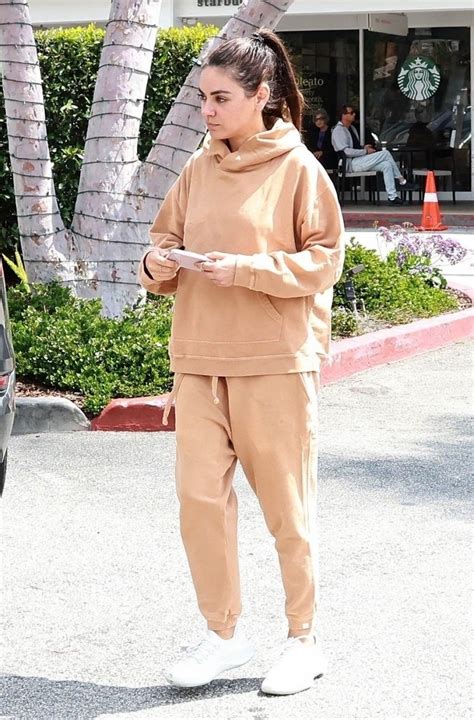 Mila Kunis Cute And Comfy Out In La Street Style Celeblr
