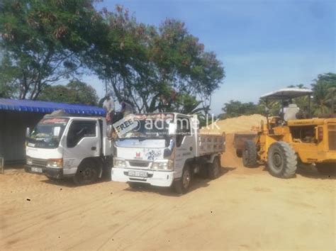 0717192868 පරණ ගෙවල් කඩා ඉවත් කිරිම අත්තිවරම් කැපිම රතු පස් සැපයිම Jcb