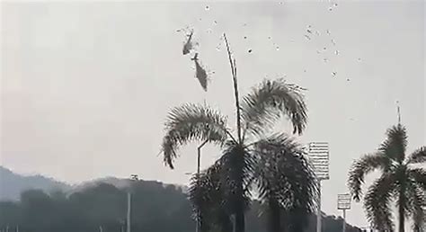 2 Helikopter Tentera Terhempas Di Pangkalan Tldm Lumut The Reporter