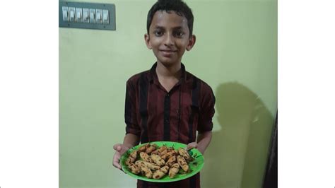 റവ കൊണ്ട് ഒരു പൊ ളപ്പൻ ചായക്കടി🤤😋perakka 111 Youtube