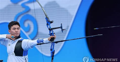 김제덕 집중해서 중앙을 향해