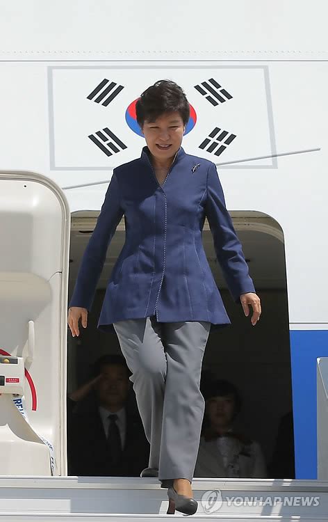 韩国总统朴槿惠 朴槿惠抵达乌兹别克斯坦 韩乌将举行首脑会谈（图）