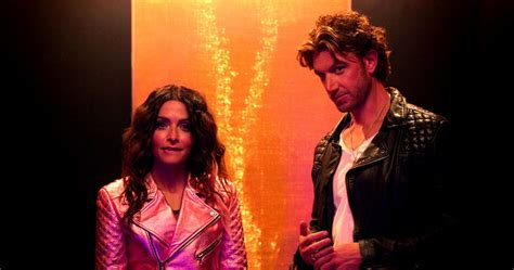 Sexlife Star Sarah Shahi Shares Complaints About Netflixs Gimmicky