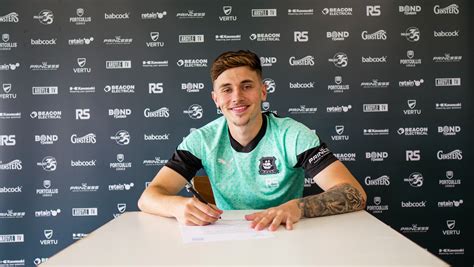 Luke Cundle Signs On Loan Plymouth Argyle