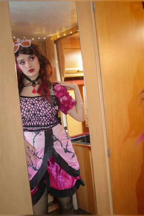 Briar Beauty Ever After High Cosplay Photo Photoshoot Eah Mattel