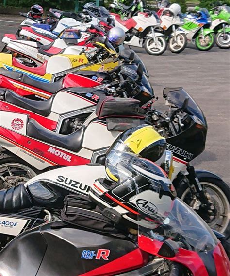 バタアシ金魚さんの投稿した愛車情報 GSX R400 カラフル 個人的絶景 バイクのカスタム ツーリング情報ならモト