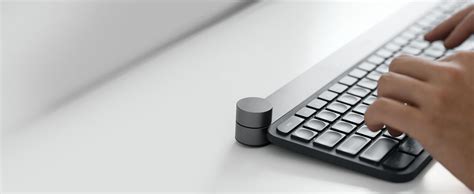 Logitech Craft Illuminated Wireless Keyboard 2 4ghz Wireless And Bluetooth Programmable Input