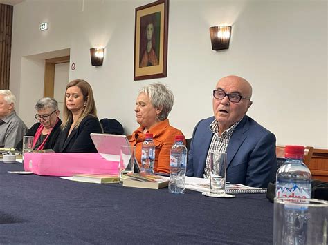 Aгенција за иселеништво Added A Aгенција за иселеништво