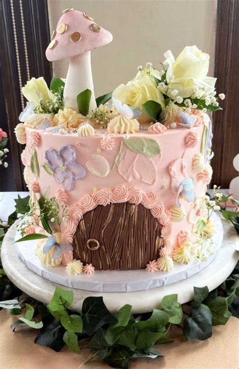 Pin By M Heiress On Hosting Birthday Cake Decorating Vintage