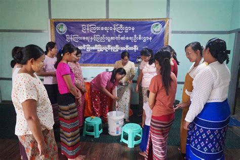 ငါန်းဇွန်မြို့ ပြန်ကြားရေးနှင့်ပြည်သူ့ဆက်ဆံရေးဦးစီးဌာန၊ လူထုအခြေပြုဗဟိုဌာနတွင် ဆပ်ပြာဆီပြုလုပ်နည