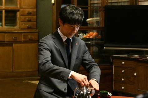 （写真）『vivant』“乃木”堺雅人、“薫”二階堂ふみにハグ＆告白 視聴者キュンも「裏がありそう」 ドラマ ニュース ｜クランクイン！