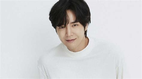 チャン・グンソク、ファンと共に写真展の収益金を寄付12年間の総額は約1億5000万円 Kstyle