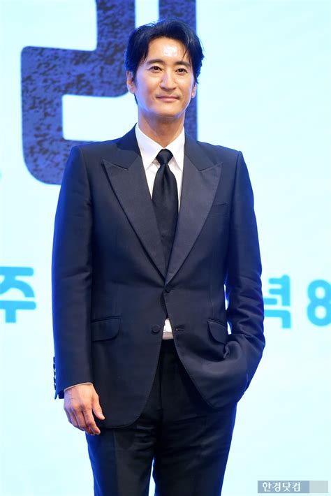 포토 신현준 부드러운 눈빛~