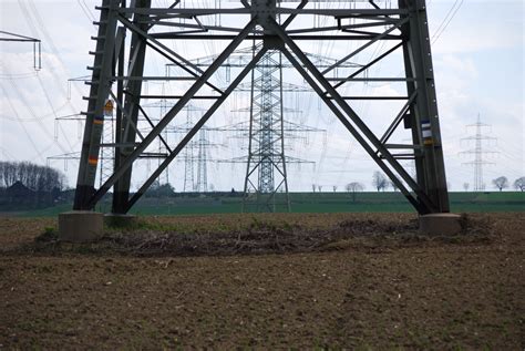 무료 이미지 구조 과학 기술 다리 수송 본부 스트롬 마스트 전송 타워 트러스 교 사람과 자연 3872x2592 1247934 무료 이미지