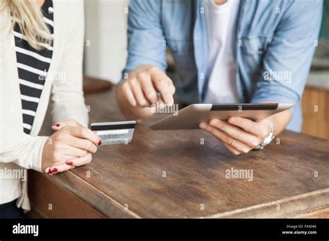Online Banking Hi Res Stock Photography And Images Alamy