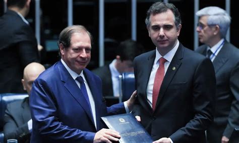 Comissão de juristas entrega proposta de novo Código Civil Rádio Santana FM Notícias de