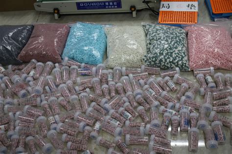 重慶警方破獲一產銷有害減肥品案，嫌疑人「洗腦」年輕女性當代理 新浪香港